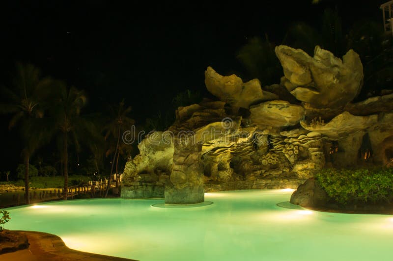 Aulani at night editorial photo. Image of swimmingool - 123760121