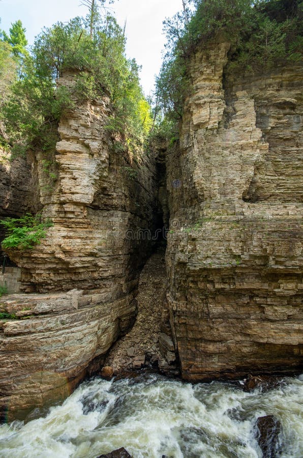 260 Chasm Walls Stock Photos - Free & Royalty-Free Stock Photos from ...