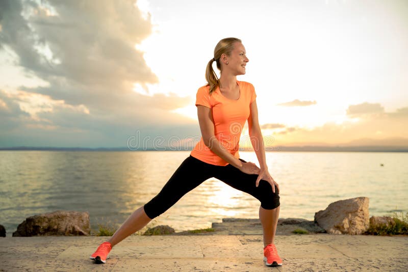 Ausdehnen stockfoto. Bild von ausdauer, junge, verlieren - 100465542