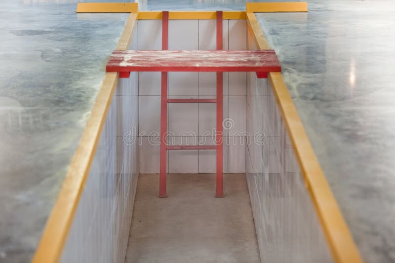 Auso Service Garage. Inspection Pit Stock Image - Image of care, repair ...