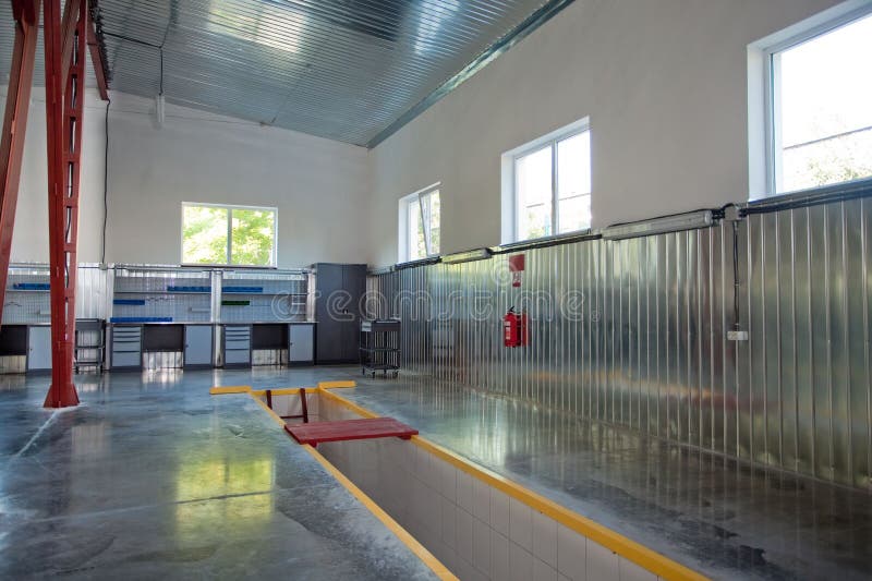 Auso Service Garage. Inspection Pit Stock Image - Image of floor ...