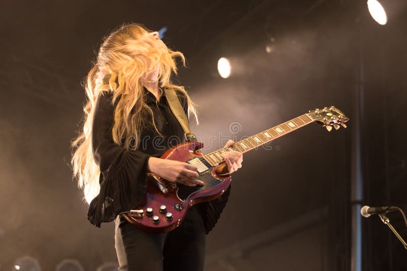 Haim in Concert at Austin City Limits Editorial Stock Photo - Image of ...