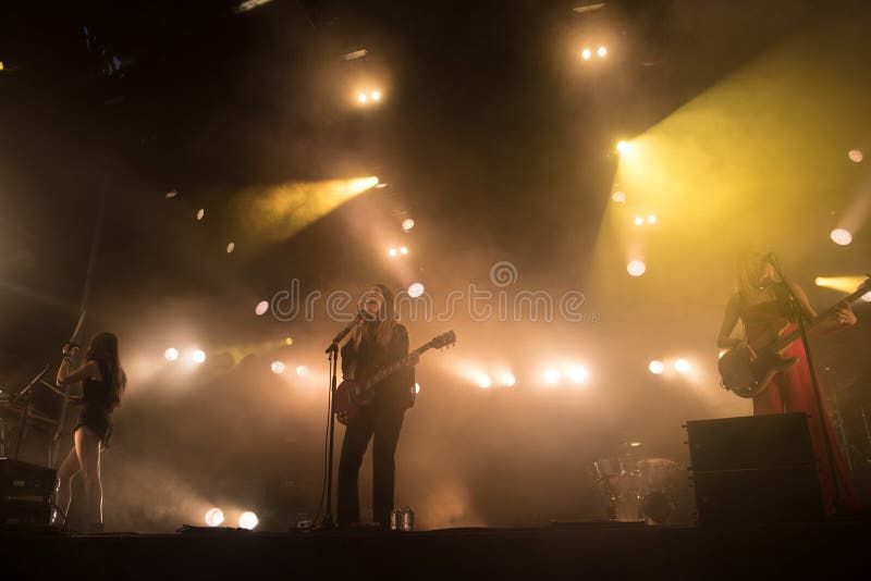 Haim in Concert at Austin City Limits Editorial Photography - Image of ...
