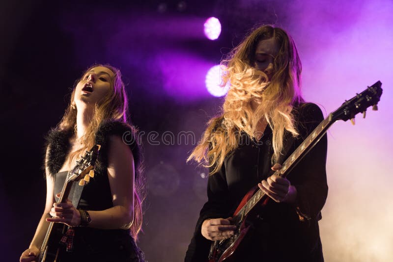 Haim in Concert at Austin City Limits Editorial Photography - Image of ...