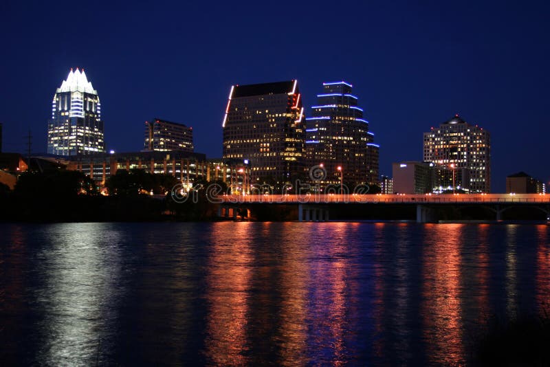 Il Centro Di Austin, Texas Di Notte Immagine Stock - Immagine di ...