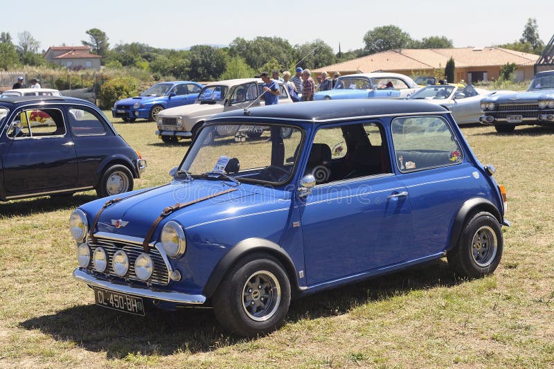 Austin mini photographie éditorial. Image du route, transport - 75753652