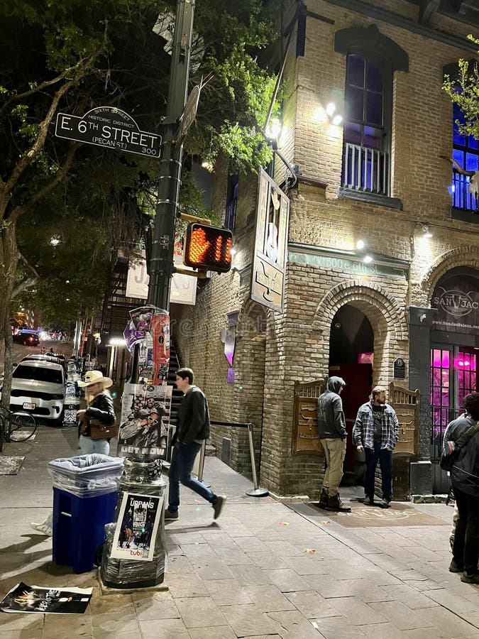 Austin night scene editorial photo. Image of bars, graphic - 274666586