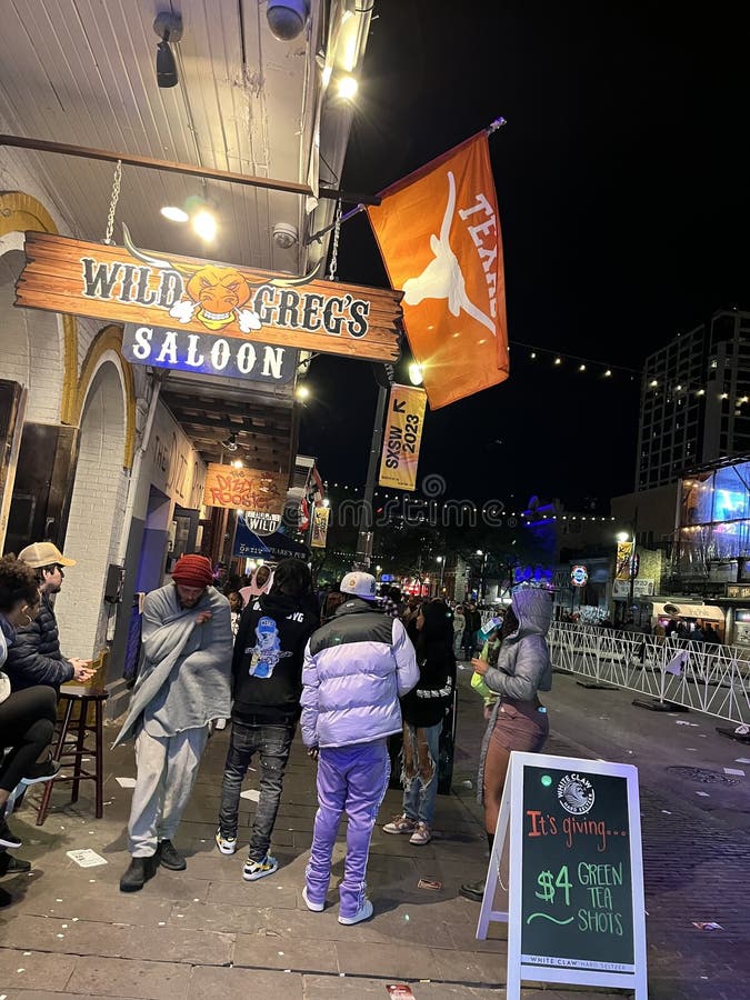 Austin night scene editorial photography. Image of bats - 274666592