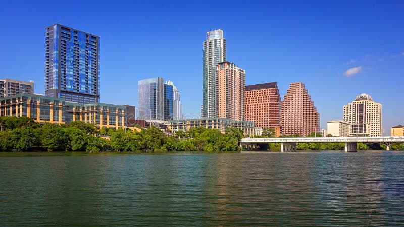 Austin, Texas Skyline E O Rio Colorado Imagem de Stock - Imagem de lago ...