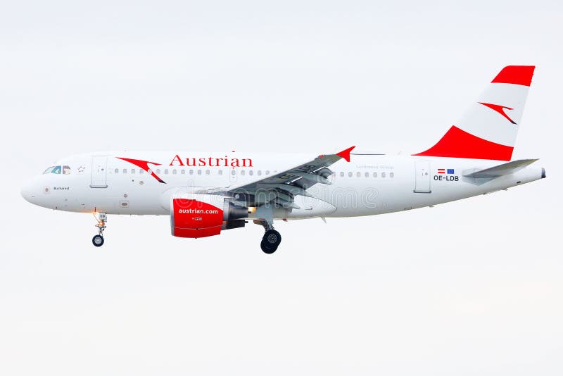 Austrian Airlines plane editorial photography. Image of airbus - 168525267