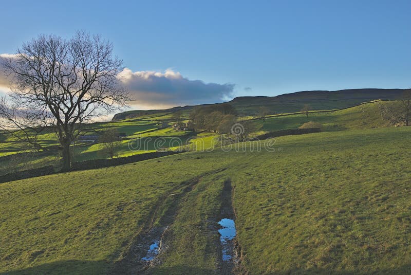 Austwick and Wharfe, Yorkshire Dales, North Yorkshire, England Stock ...