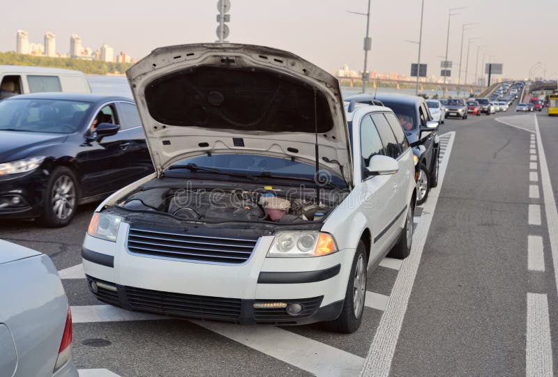 Vehicle breakdown stock photo. Image of breakdown, fault - 125429256