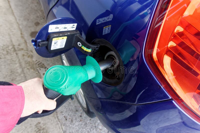 Treibstoff Oder Benzin-Pumpen Und Griffe Stockbild - Bild von griffe ...