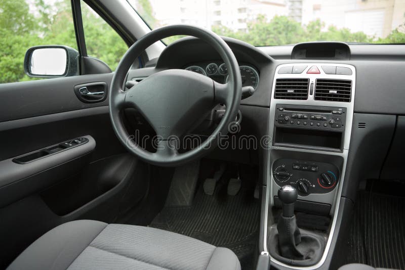 Auto-Innenfront stockfoto. Bild von sitz, transport, automobil - 69702146