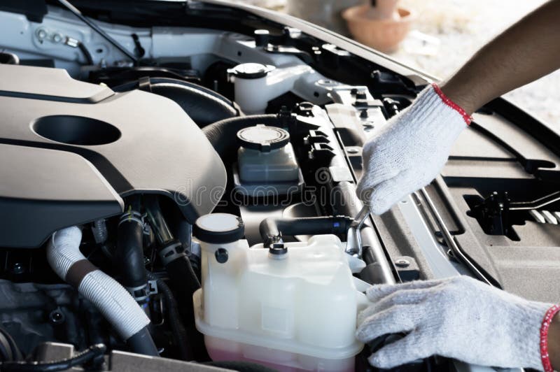 Auto Mechanic Using Repair Tools Check Car Stock Photo - Image of japan ... Auto Mechanic Using Repair Tools Check Car Stock Photo - Image of japan ...