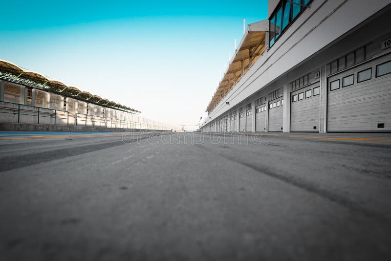 Auto-motor speedway garage stock photo. Image of parc - 34645628