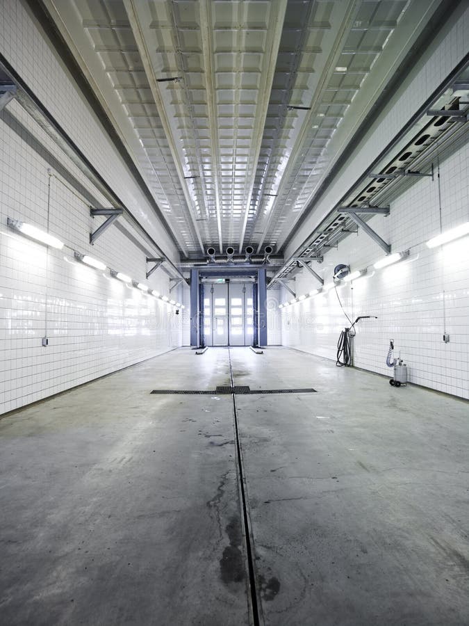 Empty Auto Repair Shop for Car Maintenance Stock Illustration ...