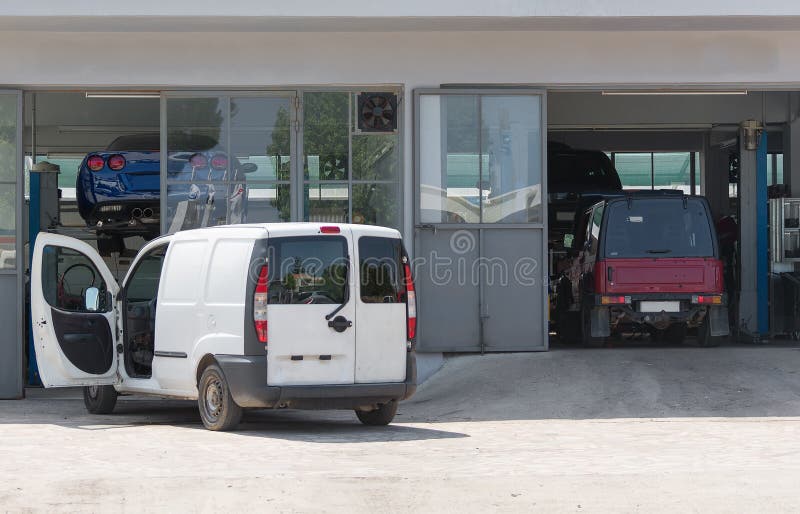 Auto repair station. stock image. Image of industry, cars - 61060703