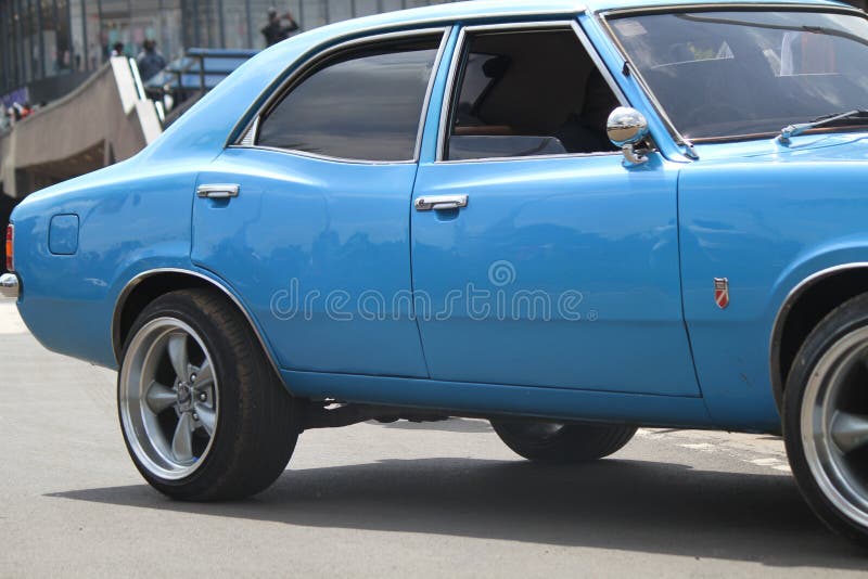 Auto Vintage Azul Ford Blue Classic Foto editorial - Imagen de coche ...