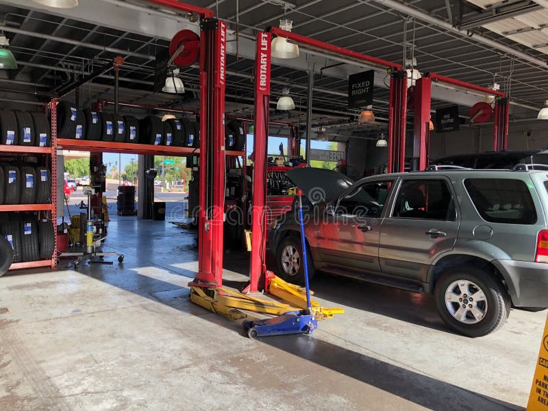 Auto-Werkstatt redaktionelles stockbild. Bild von gehäuse - 123082584