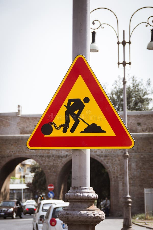 Segnale Stradale Di Roma Foto Stock - Download 157 Royalty Free Photos