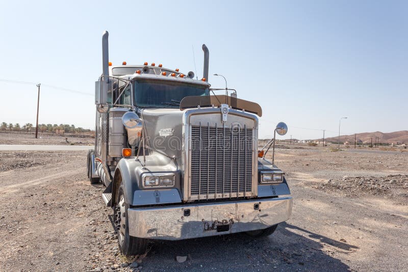 Nuovo Autoarticolato Dell'UOMO TGE Fotografia Editoriale - Immagine di ...