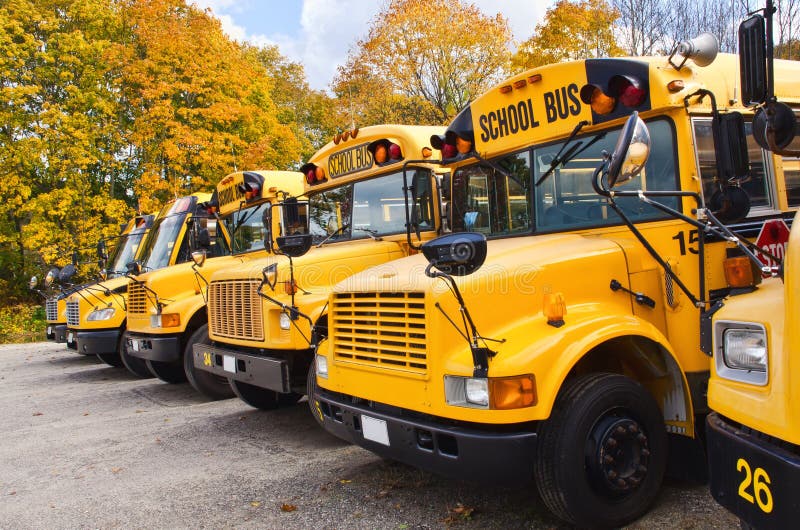 Autobus scolaire jaune image stock. Image du jaune, transport - 19928493