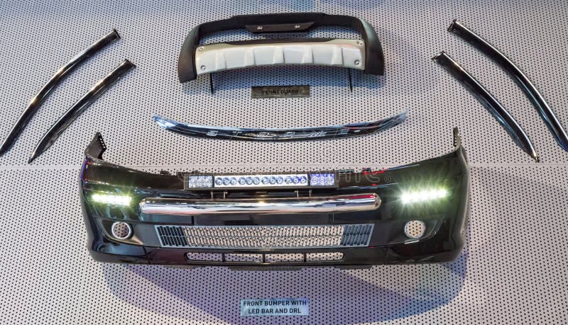 Autofront Und Andere Teile Im Verkauf Stockfoto - Bild von autofront ...