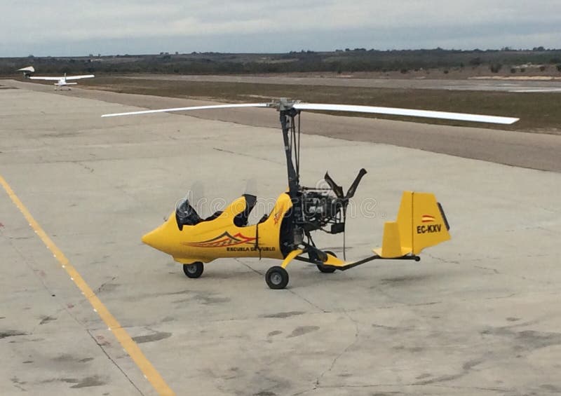 Autogiro editorial photo. Image of autogyro, flying, cierva - 52694871