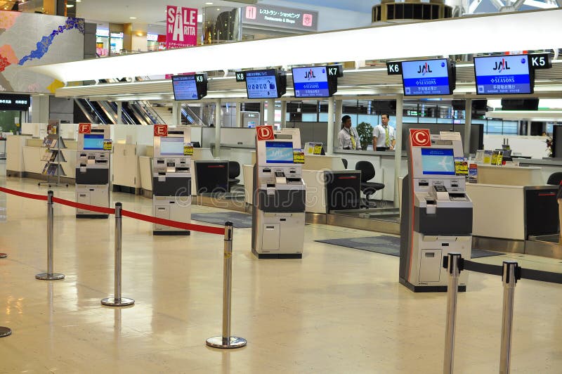 Automated Check in at Airport Editorial Stock Image - Image of counters ...