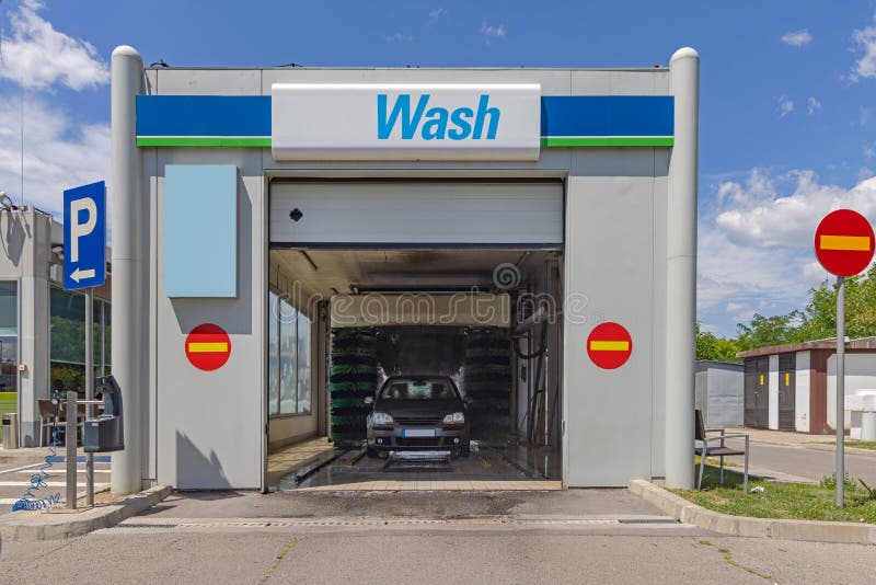 Automatic Car Wash Building Stock Photo - Image of turning, automatic ...