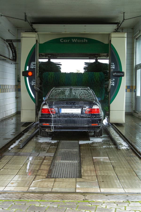Automatic car wash editorial photo. Image of maintenance - 288892146