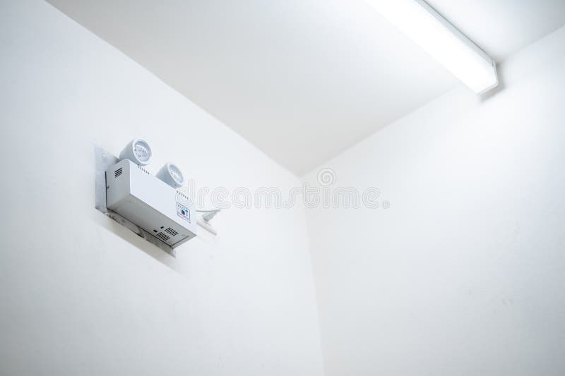 Automatic EMERGENCY LIGHT in Hospital is Charging and Power Pluging on ...