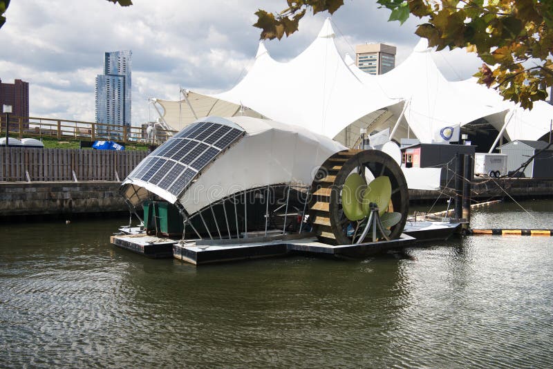 Automatic Garbage Collector from the Surface of the River Editorial ...