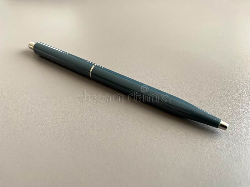 Automatic Green Ballpoint Pen for Writing on Your Desktop Office Desk ...