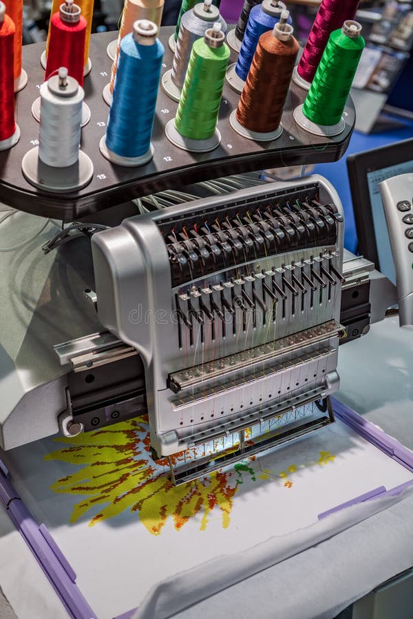 Automatic Industrial Sewing Machine for Stitch by Digital Pattern ...