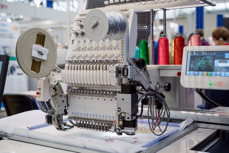 Automatic Industrial Sewing Machine for Stitch by Digital Pattern ...