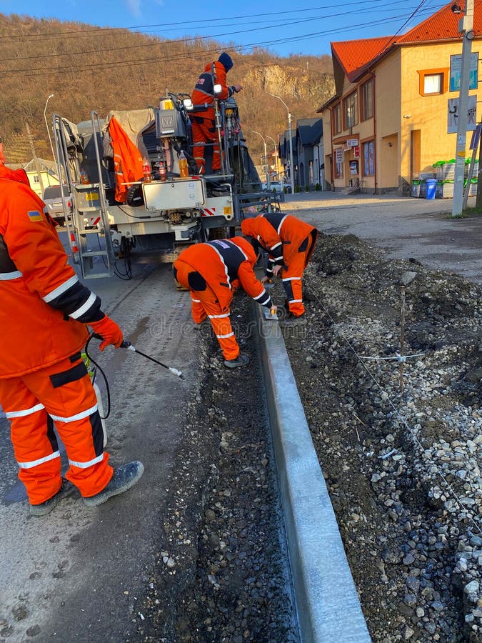 Automatic Installation of a Border Concrete Laying Road Construction ...
