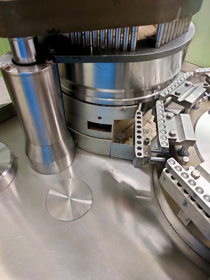 Automatic Pharmaceutical Capsule Filling Machine Editorial Image ...