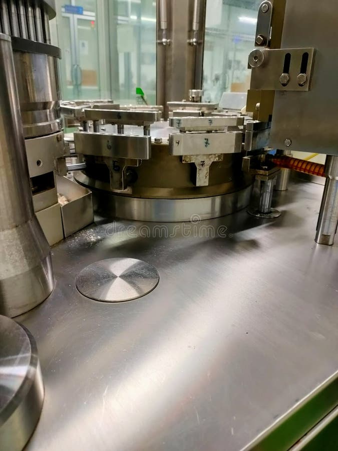 Automatic Pharmaceutical Capsule Filling Machine Editorial Image ...