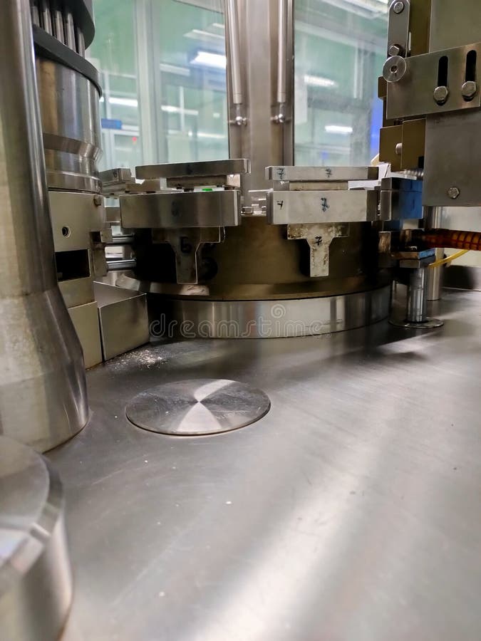 Automatic Pharmaceutical Capsule Filling Machine Stock Image - Image of ...