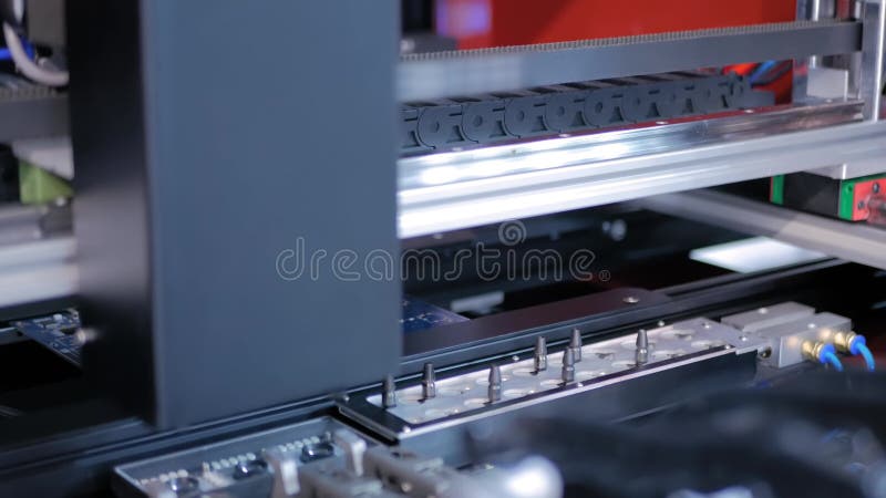 Automatic SMD Pick and Place Machine Assembling Computer Circuit Board ...