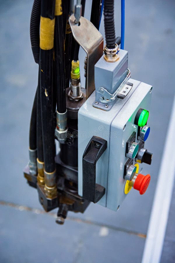 Filling Head. Automatic System for the Drawing Up of Component ...