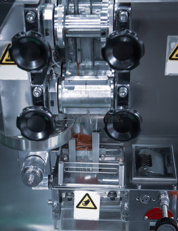 Automatic Vertical Sachet or Pouch Filling and Sealing Machine Stock ...