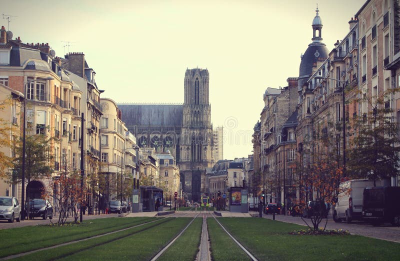 Rues de Reims (Reims) photographie éditorial. Image du classique - 38392462