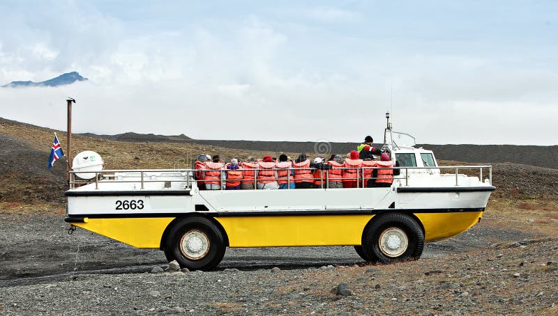 Automobile anfibia fotografia stock editoriale. Immagine di ...