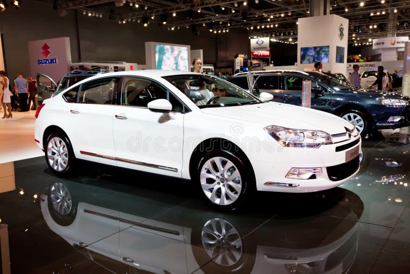 Automobile Bianca Citroen C5 Picasso Fotografia Editoriale - Immagine ...