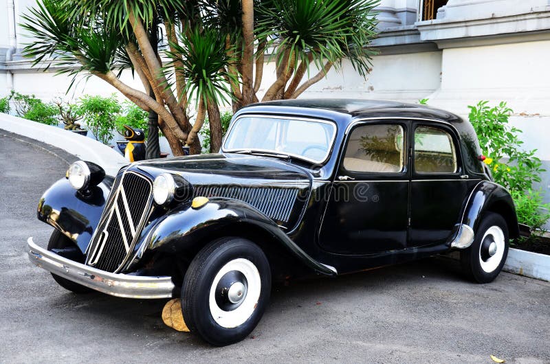 Automobile classica antica immagine editoriale. Immagine di classico ...