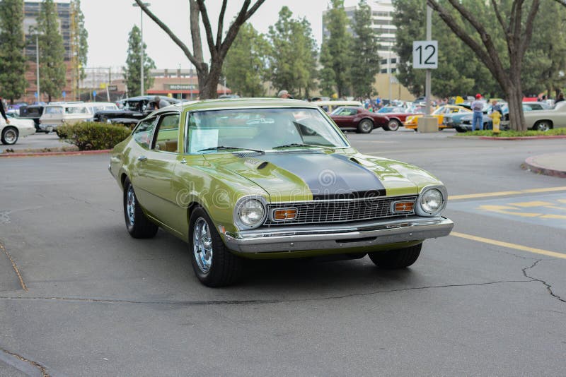 Automobile Classica Di Ford Maverick Su Esposizione Immagine Stock ...