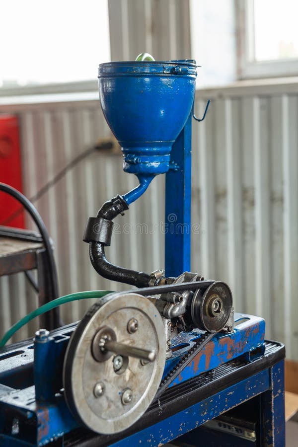 326 Oil Replacement Car Pump Stock Photos - Free & Royalty-Free Stock ...